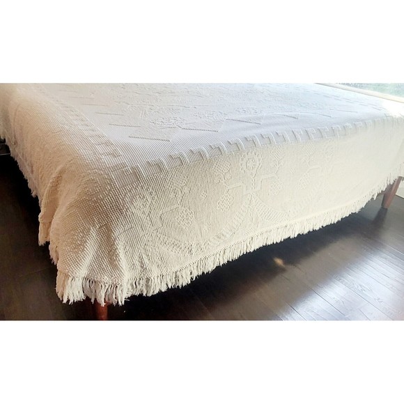 Bates | Bedding | Vintage Bates George Washingtons Hobnail Chenille ...